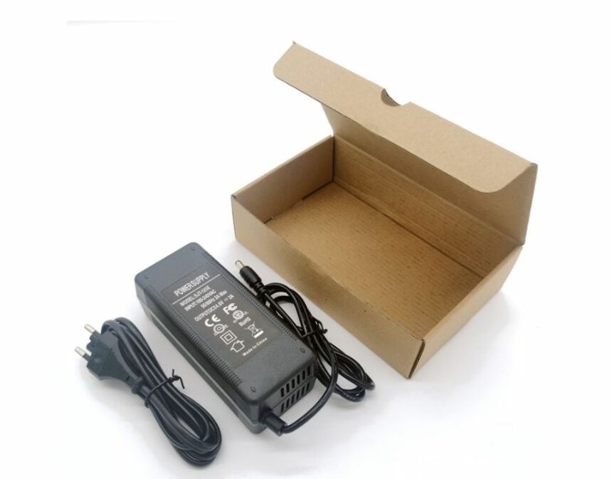 Cargador 48V 3A conector DC | E-Planet Mobility Sevilla